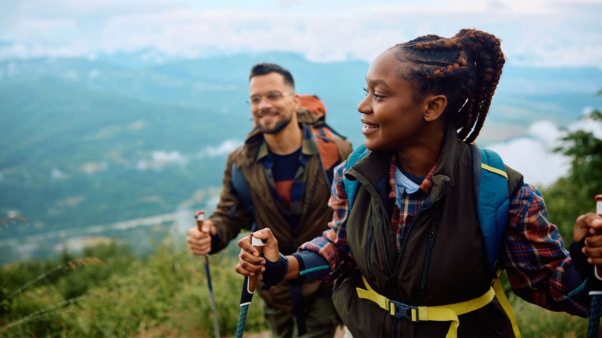 17 Best Travel Gifts 2025: Picks for Every Explorer