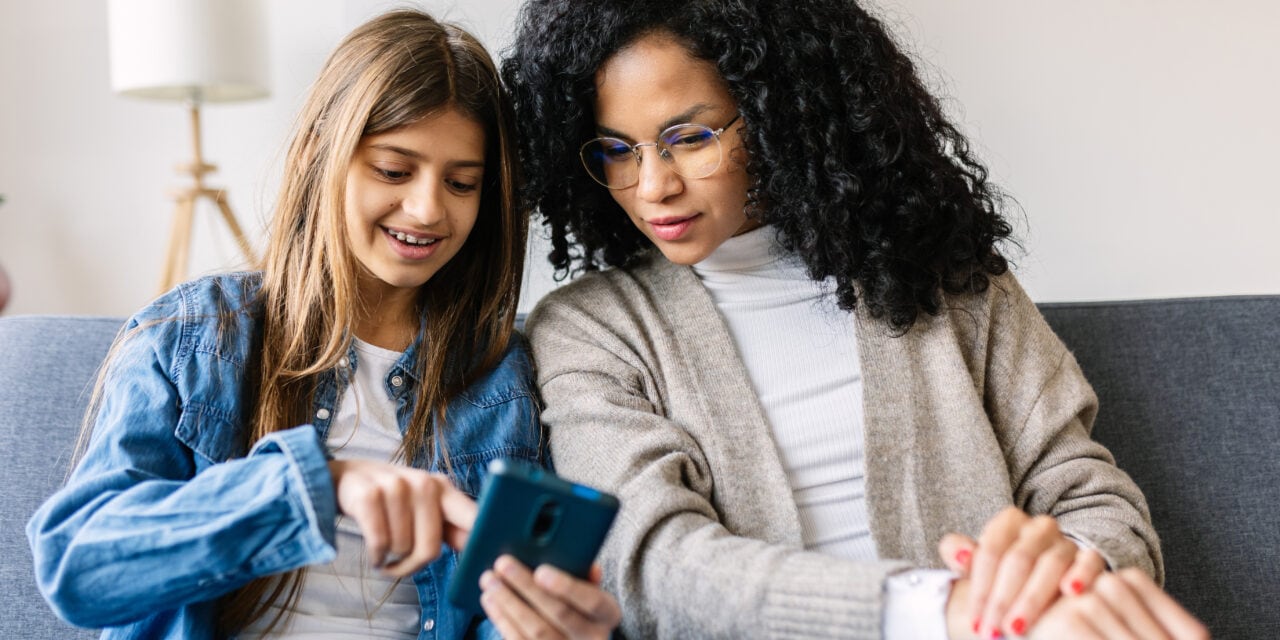 Back to School Cell Phone Safety Tips for Students | T-Mobile