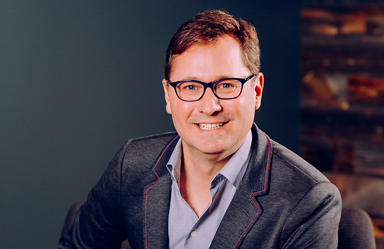 T‑Mobile US expands Board of Directors and names COO Mike Sievert to ...