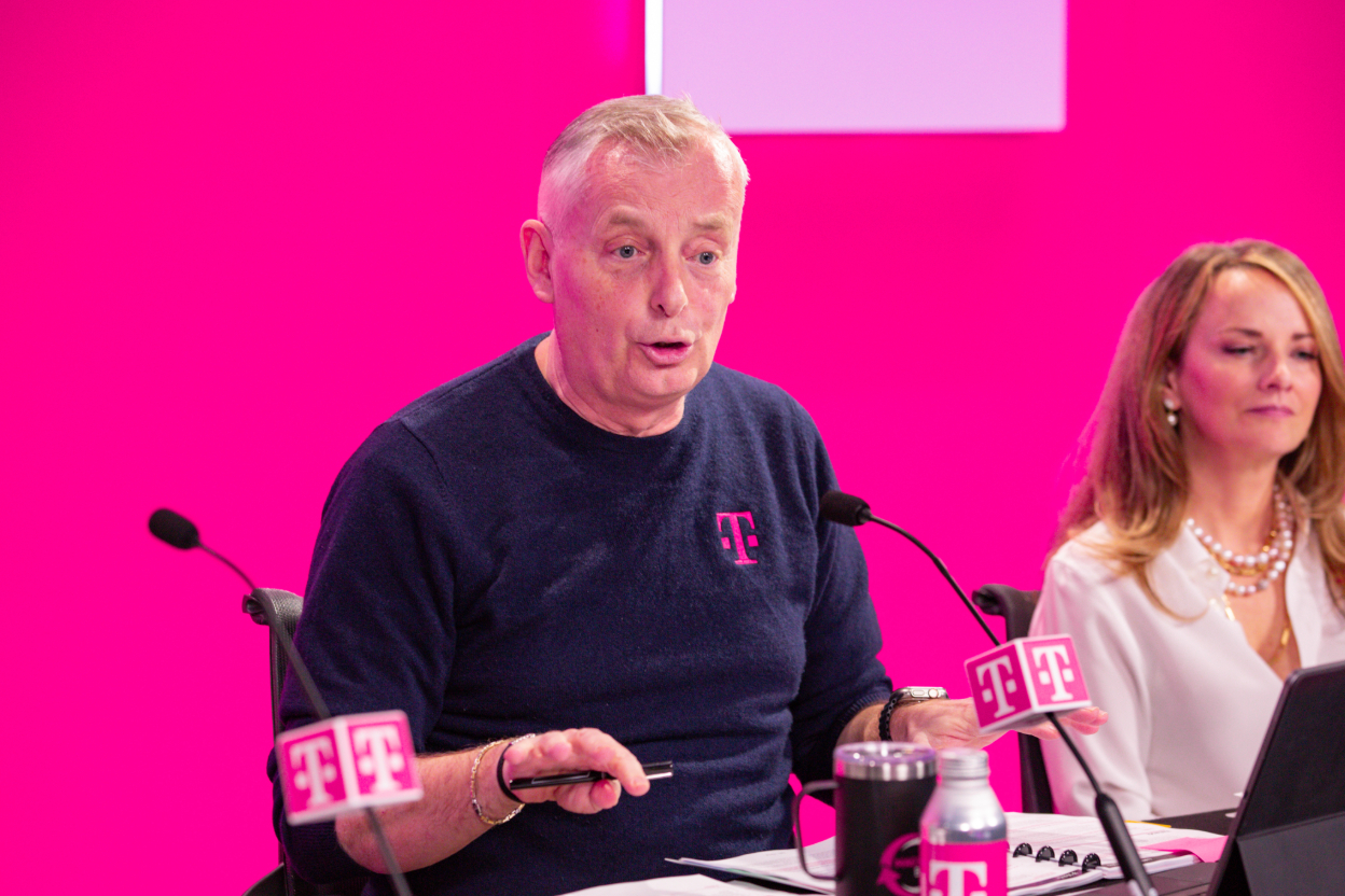 T‑Mobile Delivers Industry-Leading Growth in Customers, Service ...