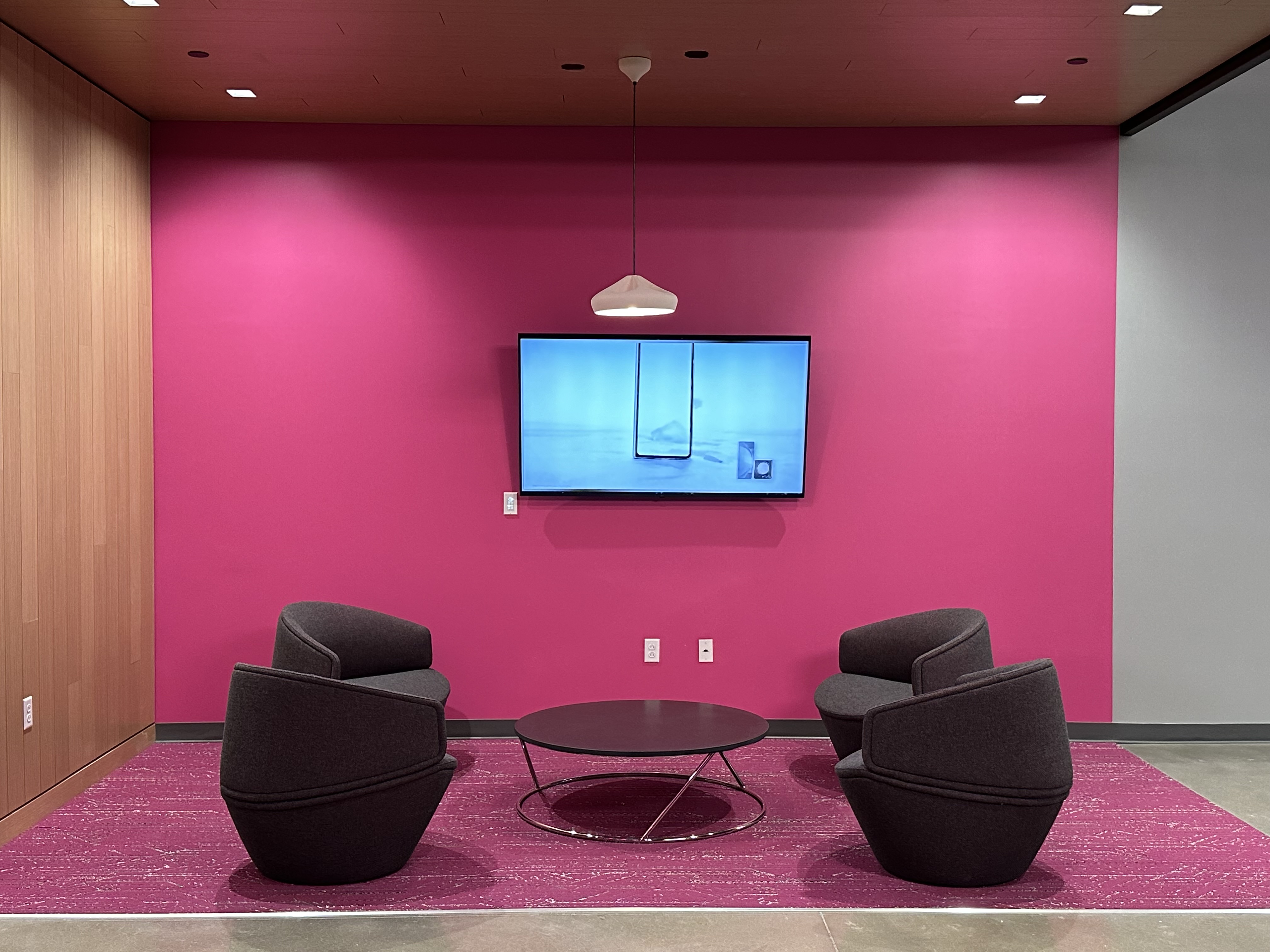 T‑Mobile Opens New Customer Experience Center in Henrietta - T‑Mobile ...
