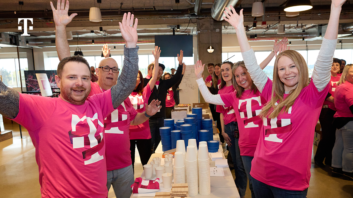A Culture of Giving Back: T‑Mobile Employees Volunteer Over 21,000 ...